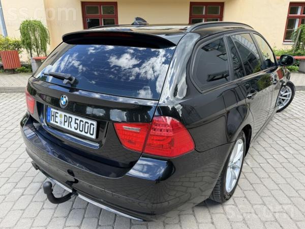 Black BMW 318 2011 in Riga, with an engine capacity of 2.00 L and mileage of 295 thousand km for 5850 €, photo 4 on AUTOMOTO.COM.LV