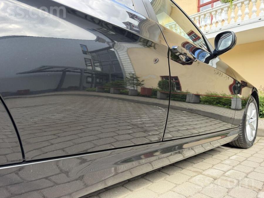 Black BMW 318 2011 in Riga, with an engine capacity of 2.00 L and mileage of 295 thousand km for 5850 €, photo 12 on AUTOMOTO.COM.LV