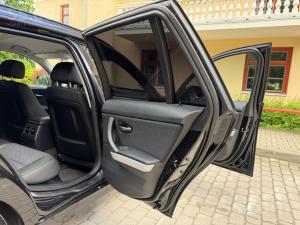 Black BMW 318 2011 in Riga, with an engine capacity of 2.00 L and mileage of 295 thousand km for 5850 €, photo 14 on AUTOMOTO.COM.LV