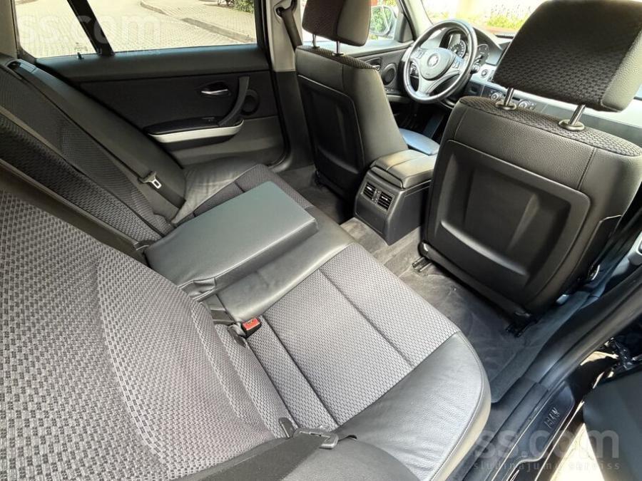 Black BMW 318 2011 in Riga, with an engine capacity of 2.00 L and mileage of 295 thousand km for 5850 €, photo 15 on AUTOMOTO.COM.LV