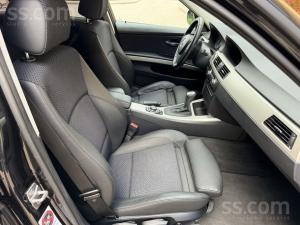 Black BMW 318 2011 in Riga, with an engine capacity of 2.00 L and mileage of 295 thousand km for 5850 €, photo 18 on AUTOMOTO.COM.LV