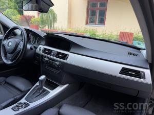 Black BMW 318 2011 in Riga, with an engine capacity of 2.00 L and mileage of 295 thousand km for 5850 €, photo 19 on AUTOMOTO.COM.LV