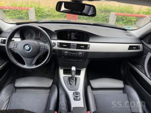 Black BMW 318 2011 in Riga, with an engine capacity of 2.00 L and mileage of 295 thousand km for 5850 €, photo 21 on AUTOMOTO.COM.LV