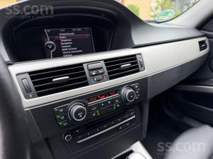 Black BMW 318 2011 in Riga, with an engine capacity of 2.00 L and mileage of 295 thousand km for 5850 €, photo 25 on AUTOMOTO.COM.LV