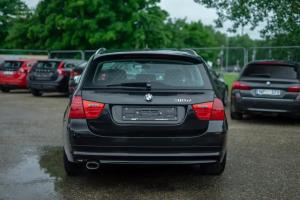 Black BMW 318 2011 in Liepaja, with an engine capacity of 2.00 L and mileage of 252 thousand km for 6500 €, photo 4 on AUTOMOTO.COM.LV