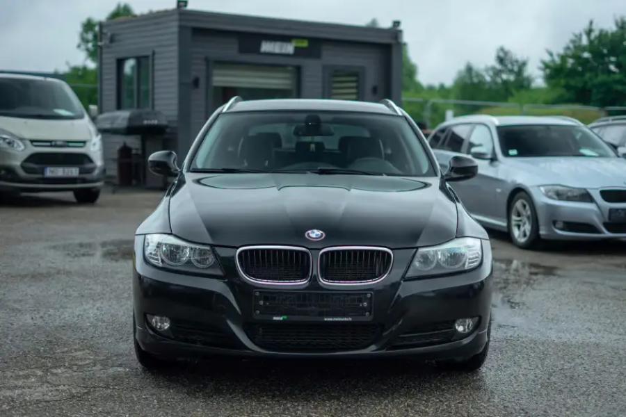 Black BMW 318 2011 in Liepaja, with an engine capacity of 2.00 L and mileage of 252 thousand km for 6500 €, photo 7 on AUTOMOTO.COM.LV