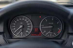 Black BMW 318 2011 in Liepaja, with an engine capacity of 2.00 L and mileage of 252 thousand km for 6500 €, photo 15 on AUTOMOTO.COM.LV