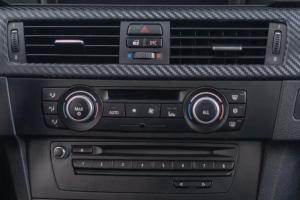Black BMW 318 2011 in Liepaja, with an engine capacity of 2.00 L and mileage of 252 thousand km for 6500 €, photo 16 on AUTOMOTO.COM.LV