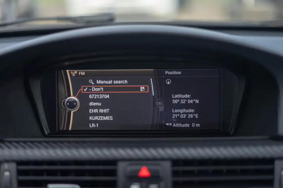 Black BMW 318 2011 in Liepaja, with an engine capacity of 2.00 L and mileage of 252 thousand km for 6500 €, photo 24 on AUTOMOTO.COM.LV