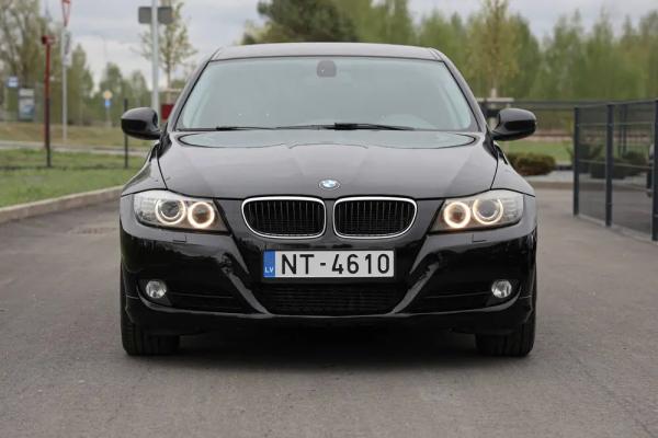 Черный БМВ 318 2011 в Елгава, объемом двигателя 2.00 л и пробегом 412 тыс. км за 4450 €, фото 2 на AUTOMOTO.COM.LV