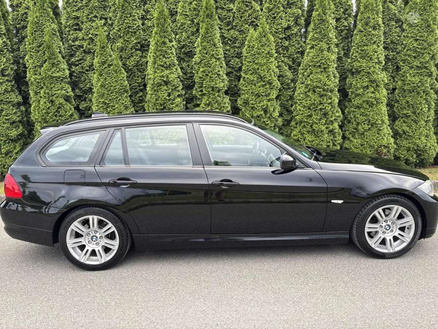 Black BMW 318 2011 in Panevezys, with an engine capacity of 2.00 L and mileage of 284 thousand km for 4350 €, photo 8 on AUTOMOTO.COM.LV