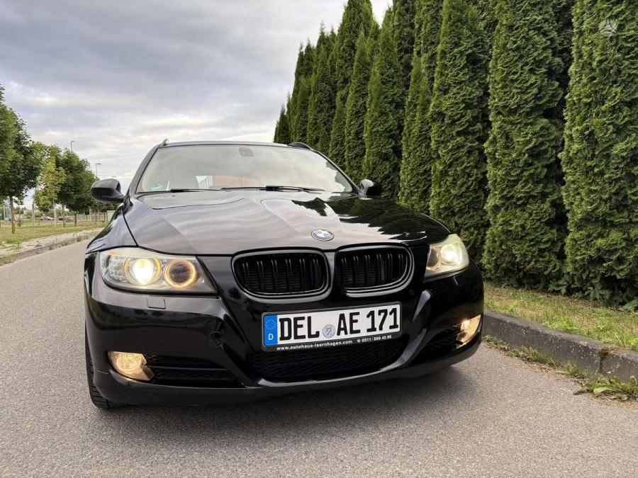 Black BMW 318 2011 in Panevezys, with an engine capacity of 2.00 L and mileage of 284 thousand km for 4350 €, photo 14 on AUTOMOTO.COM.LV