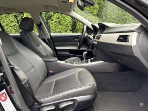 Black BMW 318 2011 in Panevezys, with an engine capacity of 2.00 L and mileage of 284 thousand km for 4350 €, photo 21 on AUTOMOTO.COM.LV