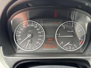 Black BMW 318 2011 in Panevezys, with an engine capacity of 2.00 L and mileage of 284 thousand km for 4350 €, photo 22 on AUTOMOTO.COM.LV