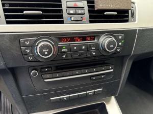 Black BMW 318 2011 in Panevezys, with an engine capacity of 2.00 L and mileage of 284 thousand km for 4350 €, photo 23 on AUTOMOTO.COM.LV