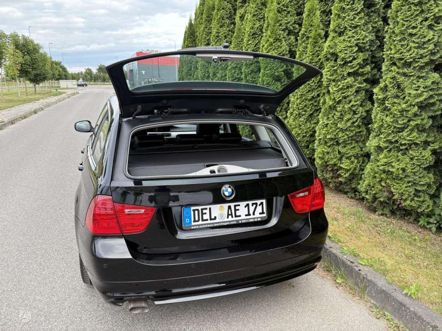 Black BMW 318 2011 in Panevezys, with an engine capacity of 2.00 L and mileage of 284 thousand km for 4350 €, photo 27 on AUTOMOTO.COM.LV