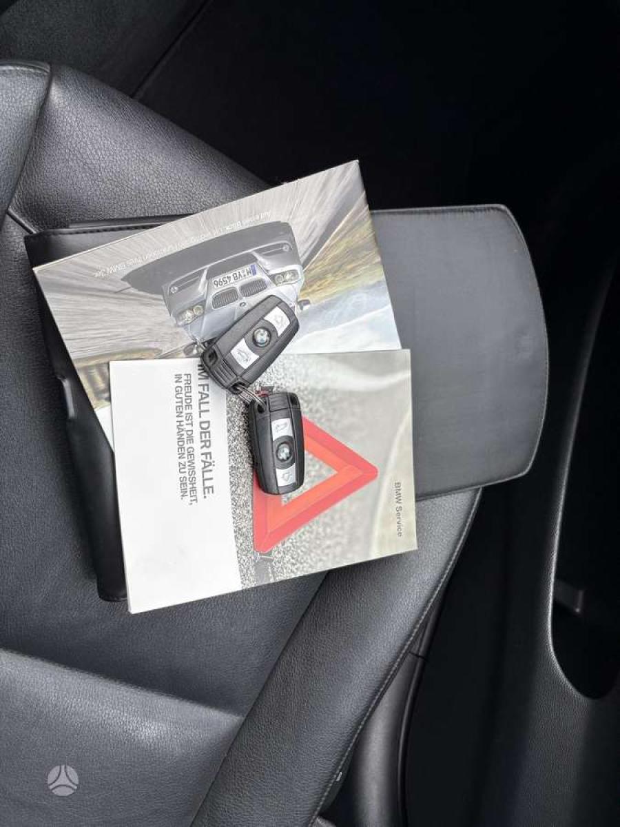 Black BMW 318 2011 in Panevezys, with an engine capacity of 2.00 L and mileage of 284 thousand km for 4350 €, photo 30 on AUTOMOTO.COM.LV