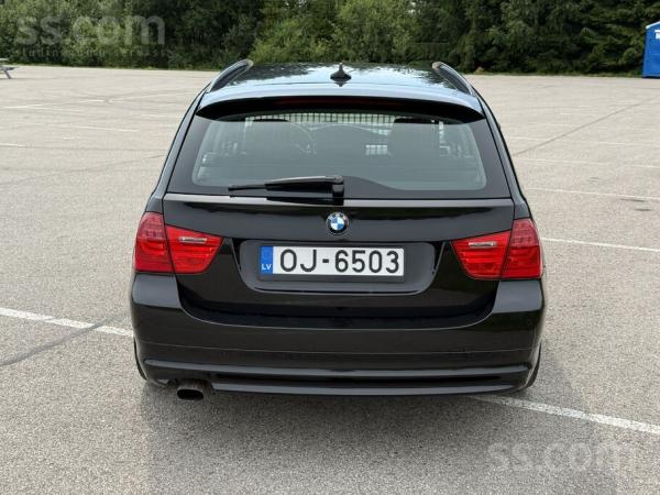 Melns BMW 318 2011 Ogre, ar dzinēja tilpumu 2.00 L un nobraukumu 283 tūkst. km par 5100 €, foto 4 vietnē AUTOMOTO.COM.LV