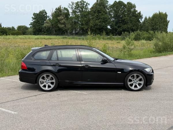 Melns BMW 318 2011 Ogre, ar dzinēja tilpumu 2.00 L un nobraukumu 283 tūkst. km par 5100 €, foto 6 vietnē AUTOMOTO.COM.LV