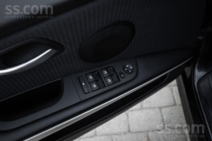 Black BMW 318 2011 in Tukums, with an engine capacity of 2.00 L and mileage of 324 thousand km for 5550 €, photo 16 on AUTOMOTO.COM.LV