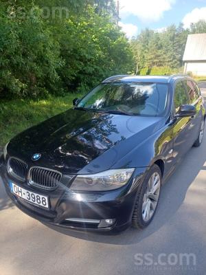 Black BMW 318 2011 in Ogre, with an engine capacity of 2.00 L and mileage of 268 thousand km for 5150 €, photo 3 on AUTOMOTO.COM.LV