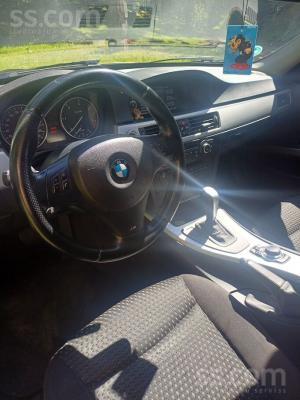 Black BMW 318 2011 in Ogre, with an engine capacity of 2.00 L and mileage of 268 thousand km for 5150 €, photo 14 on AUTOMOTO.COM.LV