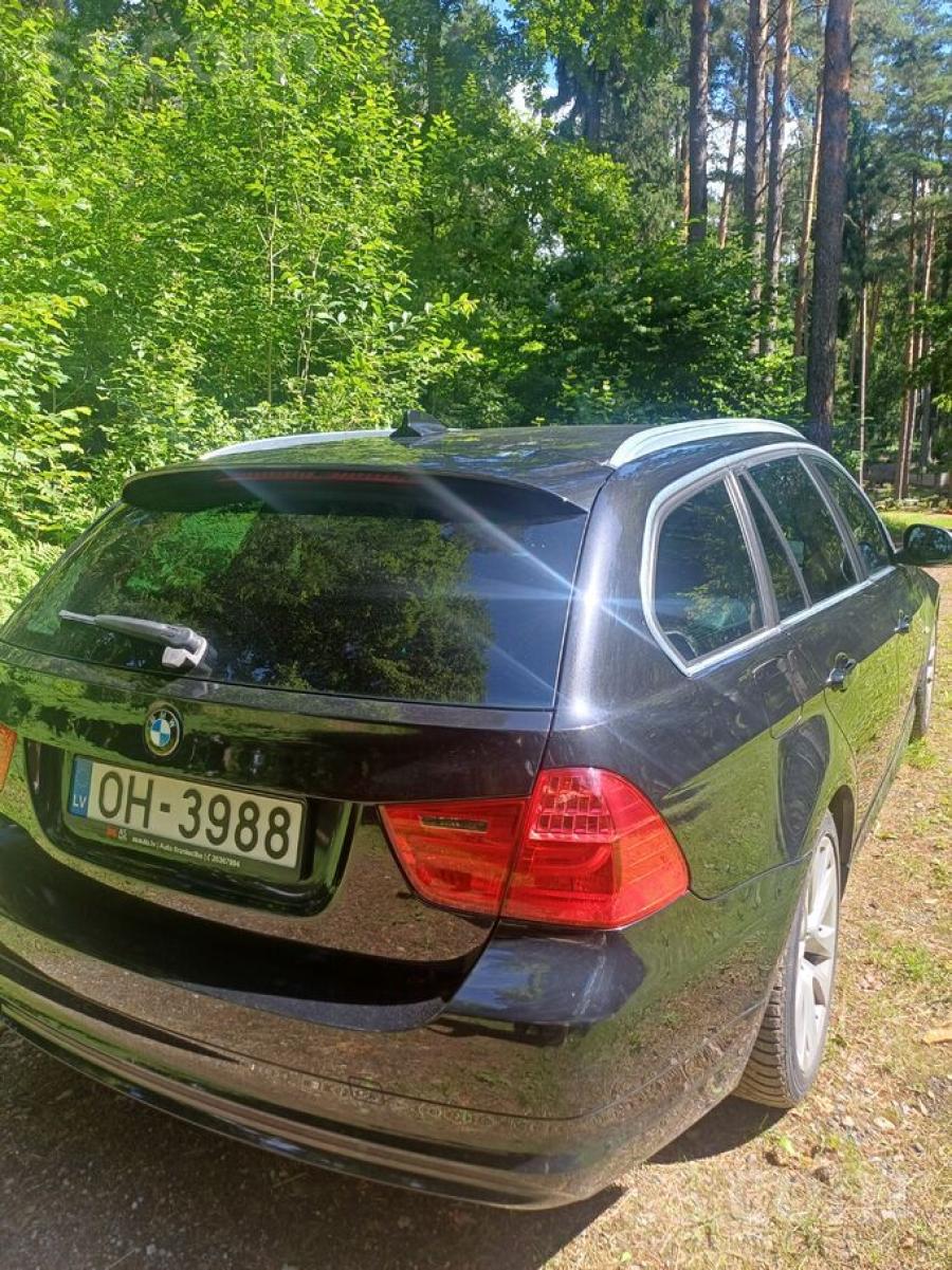 Black BMW 318 2011 in Ogre, with an engine capacity of 2.00 L and mileage of 268 thousand km for 5150 €, photo 16 on AUTOMOTO.COM.LV