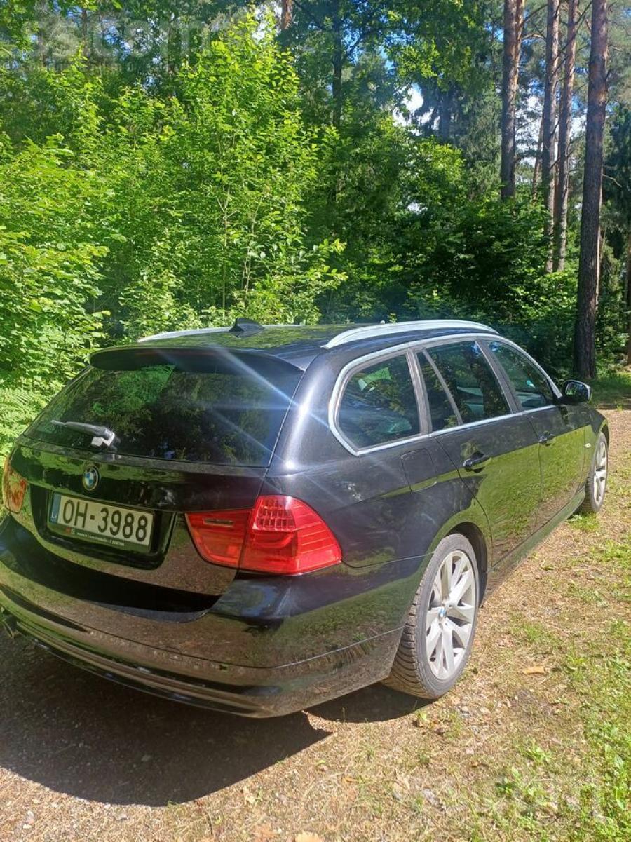 Black BMW 318 2011 in Ogre, with an engine capacity of 2.00 L and mileage of 268 thousand km for 5150 €, photo 17 on AUTOMOTO.COM.LV