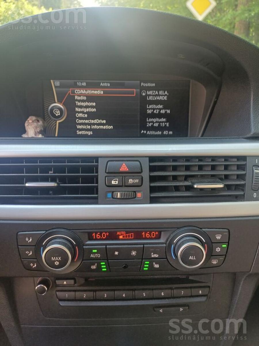 Black BMW 318 2011 in Ogre, with an engine capacity of 2.00 L and mileage of 268 thousand km for 5150 €, photo 20 on AUTOMOTO.COM.LV