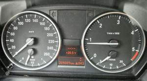 Black BMW 318 2011 in Siauliai, with an engine capacity of 2.00 L and mileage of 200 thousand km for 4500 €, photo 12 on AUTOMOTO.COM.LV