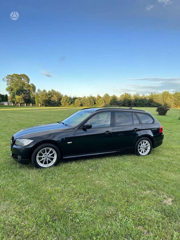Black BMW 318 2011 in Taurage, with an engine capacity of 2.00 L and mileage of 300 thousand km for 3350 €, photo 4 on AUTOMOTO.COM.LV