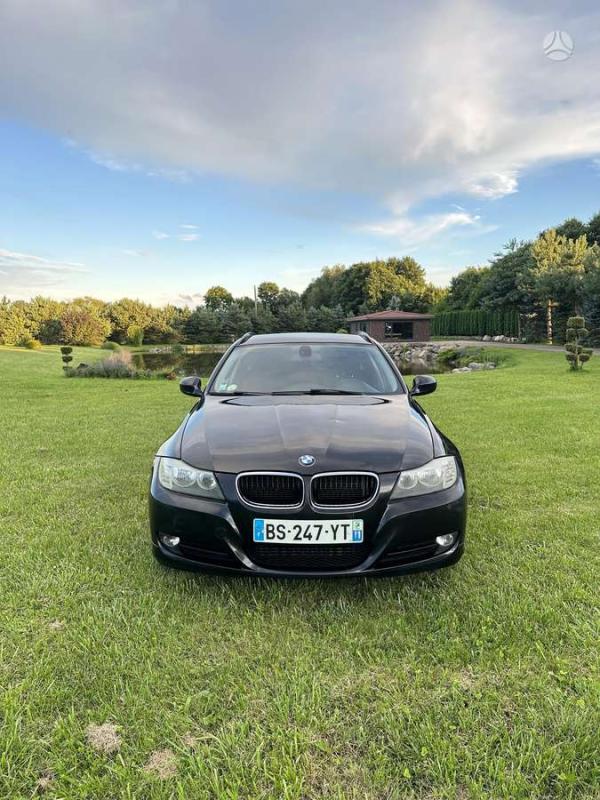 Black BMW 318 2011 in Taurage, with an engine capacity of 2.00 L and mileage of 300 thousand km for 3350 €, photo 5 on AUTOMOTO.COM.LV