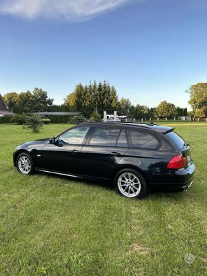 Black BMW 318 2011 in Taurage, with an engine capacity of 2.00 L and mileage of 300 thousand km for 3350 €, photo 8 on AUTOMOTO.COM.LV