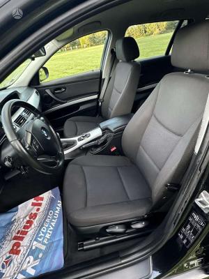 Black BMW 318 2011 in Taurage, with an engine capacity of 2.00 L and mileage of 300 thousand km for 3350 €, photo 13 on AUTOMOTO.COM.LV
