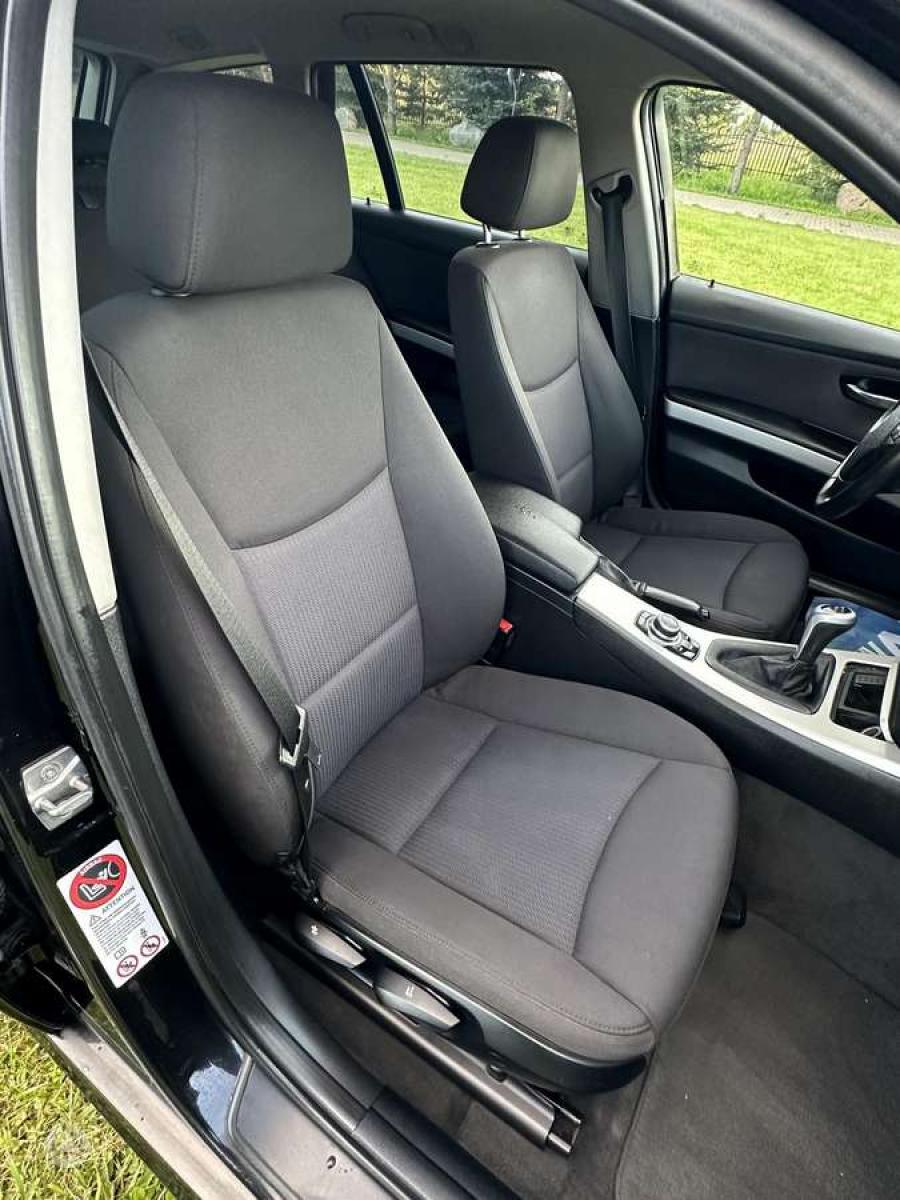 Black BMW 318 2011 in Taurage, with an engine capacity of 2.00 L and mileage of 300 thousand km for 3350 €, photo 14 on AUTOMOTO.COM.LV