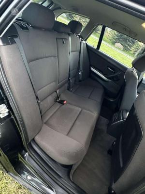 Black BMW 318 2011 in Taurage, with an engine capacity of 2.00 L and mileage of 300 thousand km for 3350 €, photo 16 on AUTOMOTO.COM.LV