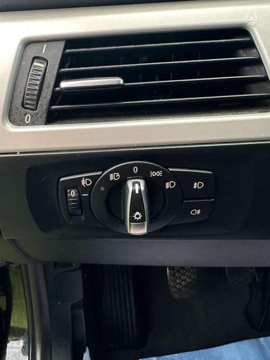 Black BMW 318 2011 in Taurage, with an engine capacity of 2.00 L and mileage of 300 thousand km for 3350 €, photo 21 on AUTOMOTO.COM.LV