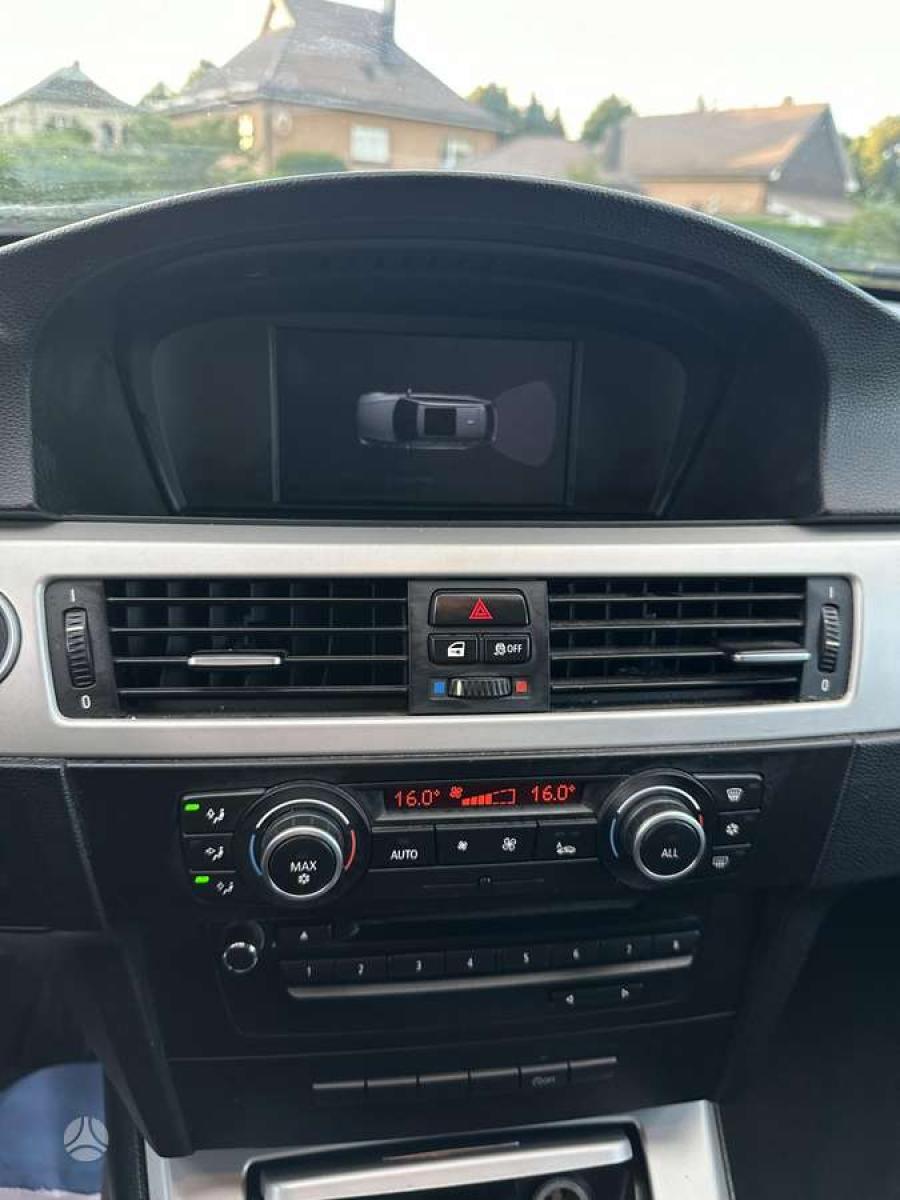 Black BMW 318 2011 in Taurage, with an engine capacity of 2.00 L and mileage of 300 thousand km for 3350 €, photo 23 on AUTOMOTO.COM.LV