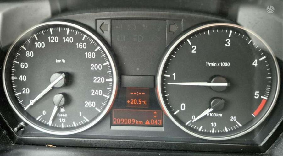 Черный БМВ 318 2011 в Шяуляй, объемом двигателя 2.00 л и пробегом 200 тыс. км за 4500 €, фото 12 на AUTOMOTO.COM.LV
