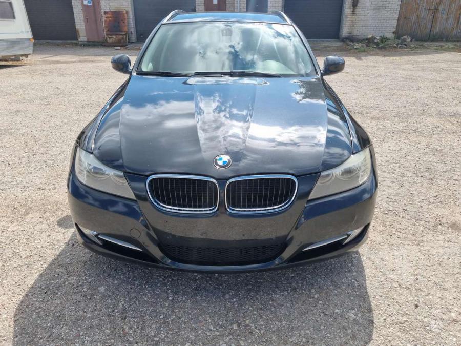 Melns BMW 318 2011 Pakruojis, ar dzinēja tilpumu 2.00 L un nobraukumu 263 tūkst. km par 3750 €, foto 3 vietnē AUTOMOTO.COM.LV