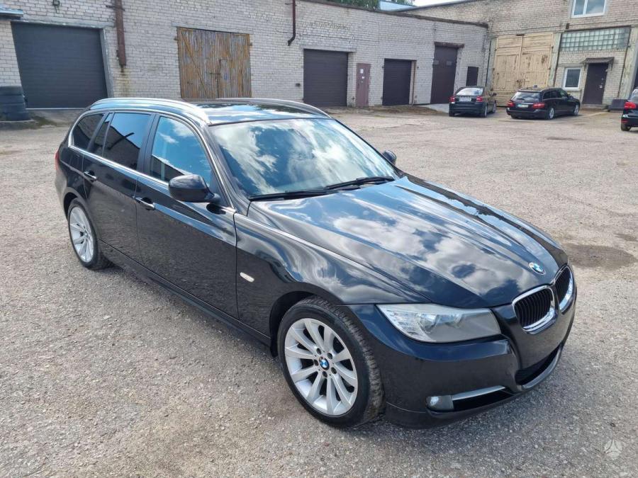 Melns BMW 318 2011 Pakruojis, ar dzinēja tilpumu 2.00 L un nobraukumu 263 tūkst. km par 3750 €, foto 4 vietnē AUTOMOTO.COM.LV