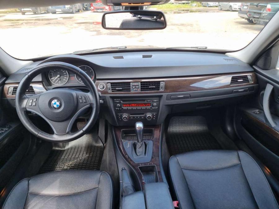 Melns BMW 318 2011 Pakruojis, ar dzinēja tilpumu 2.00 L un nobraukumu 263 tūkst. km par 3750 €, foto 10 vietnē AUTOMOTO.COM.LV