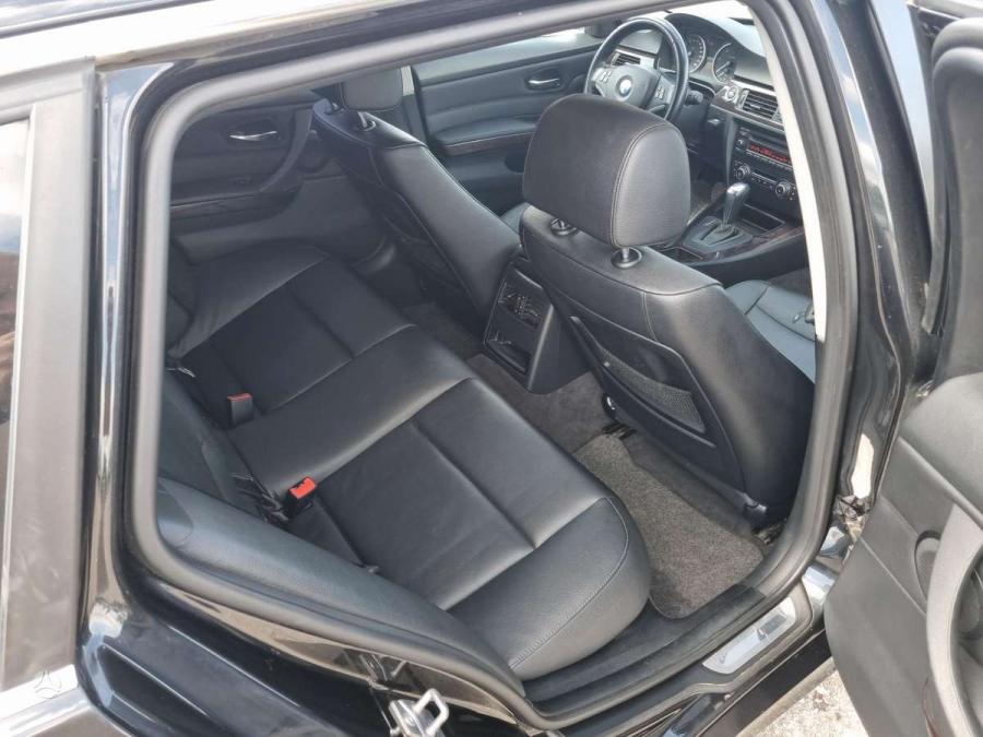 Melns BMW 318 2011 Pakruojis, ar dzinēja tilpumu 2.00 L un nobraukumu 263 tūkst. km par 3750 €, foto 13 vietnē AUTOMOTO.COM.LV