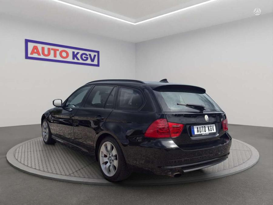 Melns BMW 318 2011 Kauņa, ar dzinēja tilpumu 2.00 L un nobraukumu 376 tūkst. km par 4999 €, foto 4 vietnē AUTOMOTO.COM.LV