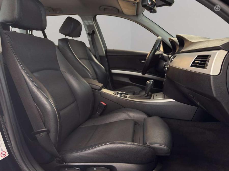 Melns BMW 318 2011 Kauņa, ar dzinēja tilpumu 2.00 L un nobraukumu 376 tūkst. km par 4999 €, foto 9 vietnē AUTOMOTO.COM.LV