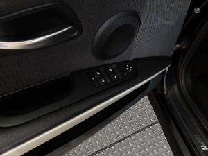 Melns BMW 318 2011 Kauņa, ar dzinēja tilpumu 2.00 L un nobraukumu 376 tūkst. km par 4999 €, foto 14 vietnē AUTOMOTO.COM.LV