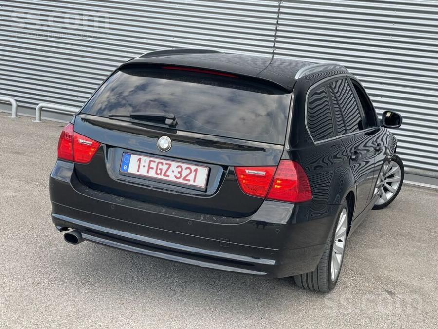 Black BMW 318 2011 in Riga, with an engine capacity of 2.00 L and mileage of 263 thousand km for 5200 €, photo 4 on AUTOMOTO.COM.LV