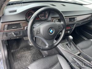 Black BMW 318 2011 in Riga, with an engine capacity of 2.00 L and mileage of 263 thousand km for 5200 €, photo 11 on AUTOMOTO.COM.LV