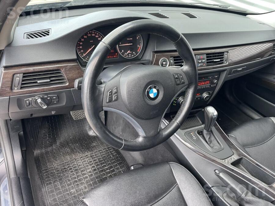 Black BMW 318 2011 in Riga, with an engine capacity of 2.00 L and mileage of 263 thousand km for 5200 €, photo 11 on AUTOMOTO.COM.LV