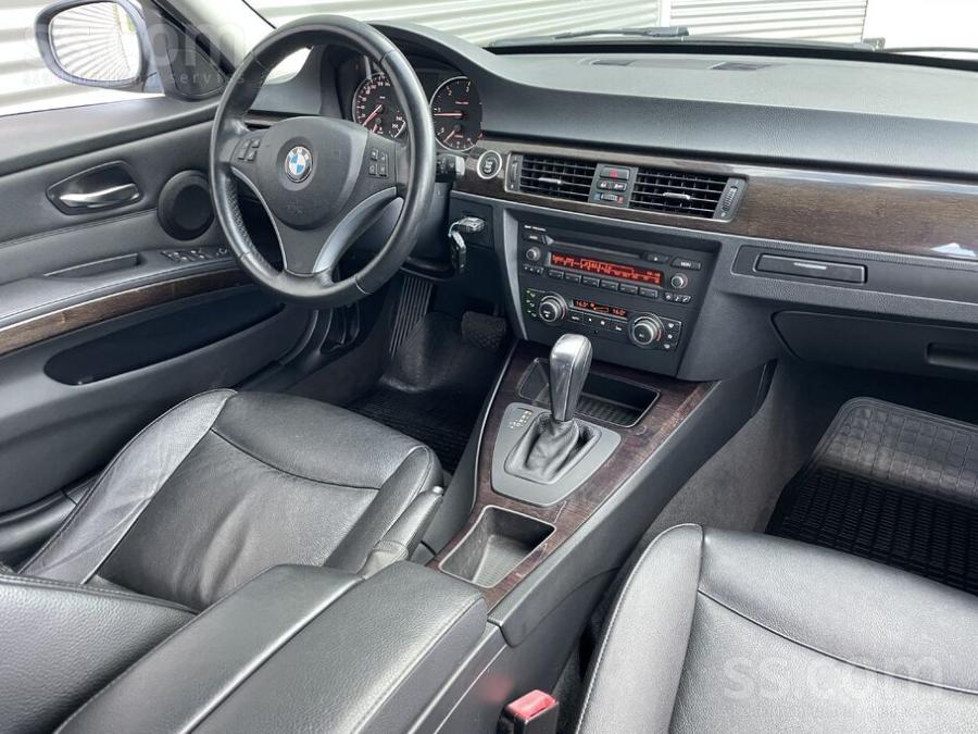 Black BMW 318 2011 in Riga, with an engine capacity of 2.00 L and mileage of 263 thousand km for 5200 €, photo 16 on AUTOMOTO.COM.LV